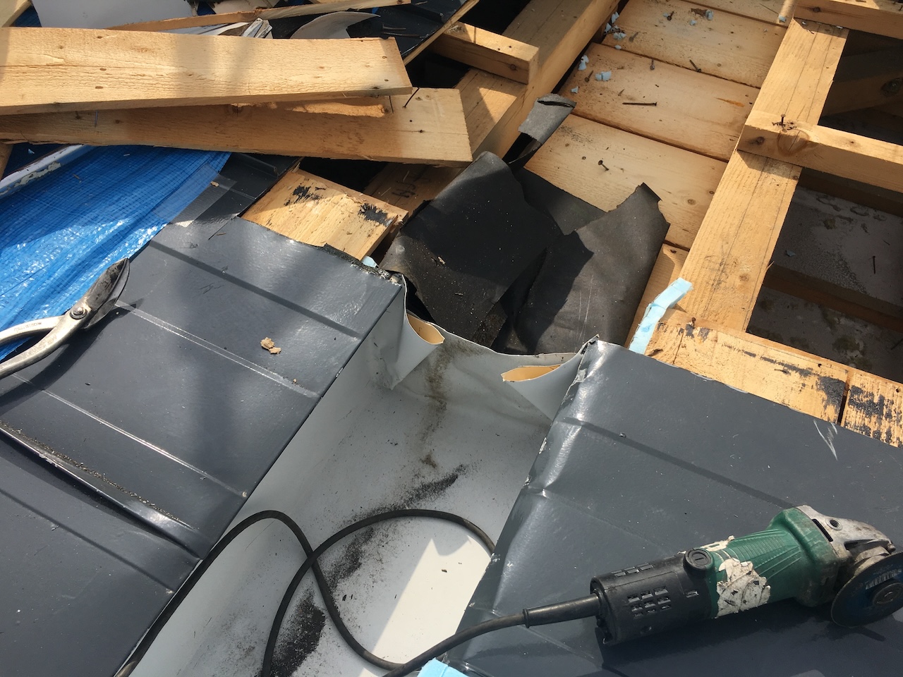 札幌の屋根屋が作った「動く屋根」天体観測用スライドルーフ製作記録 | 札幌市の屋根修理専門業者ブログ